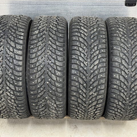 2kpl 215 60 R16 Continental Ice Contact 3 99T. Urasyvyys 7mm. DOT 2820 ...
