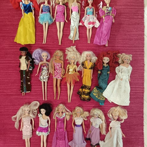 Barbie nuket ja Ken nukke sekalaista mallistoa | Tori