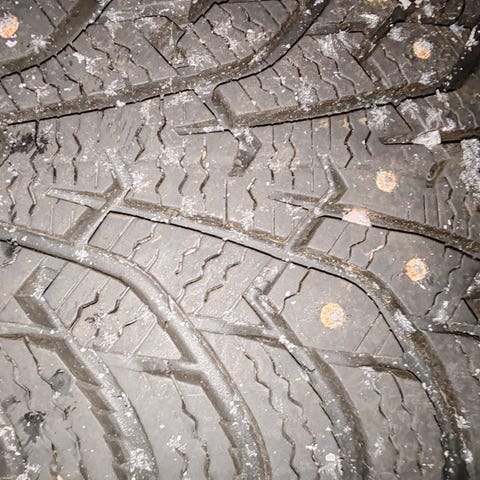 Alumiinivannesarja nastarenkailla 16" | Tori