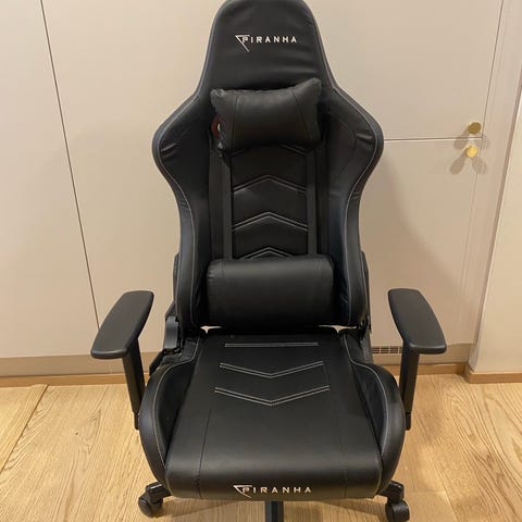 Piranha Attack RGB V2 pelituoli/toimisto tuoli | Tori