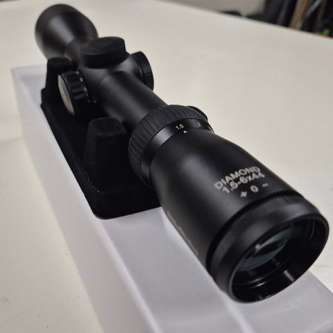 Nikko Stirling Diamond Hunting 2,5-10x50 Illuminated 30mm | Tori