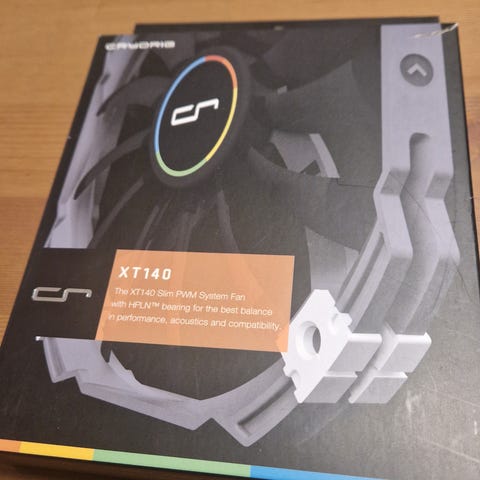 5x PWM workstation-tuuletin (4x 92mm + 1x 120mm) + Low Noise -adapterit ...