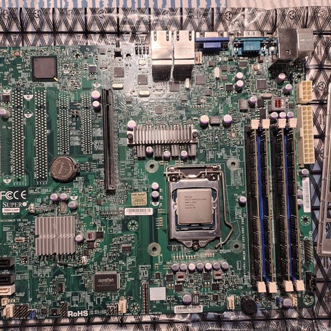 UUSI käyttämätön Supermicro X8STE-O Server-emolevy X58 / LGA1366 | Tori