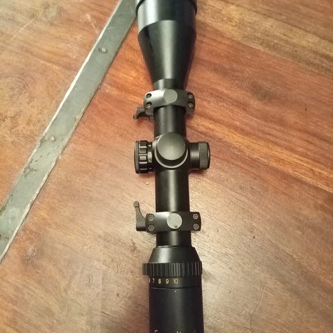 Nikko Stirling Diamond Hunting 2,5-10x50 Illuminated 30mm | Tori