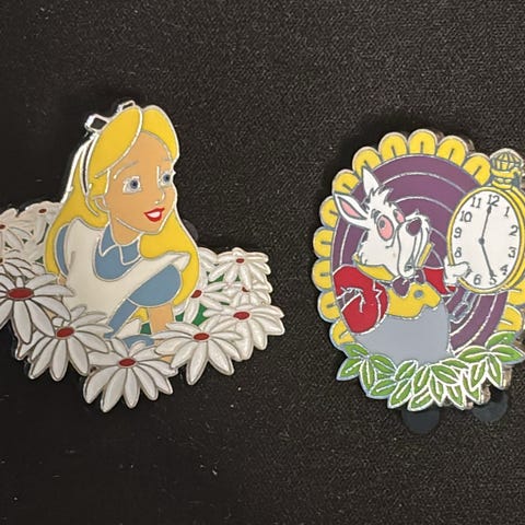 Disney Alice in Wonderland pinssit 4 kpl | Tori