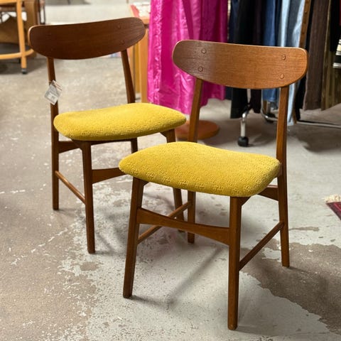 Myydään Tanskalaisia vintage tuoleja nahka istuintyynyillä, design Kay ...