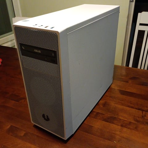 Antec AX20 ATX-kotelo + Seasonic 550W Focus+ Gold virtalähde | Tori