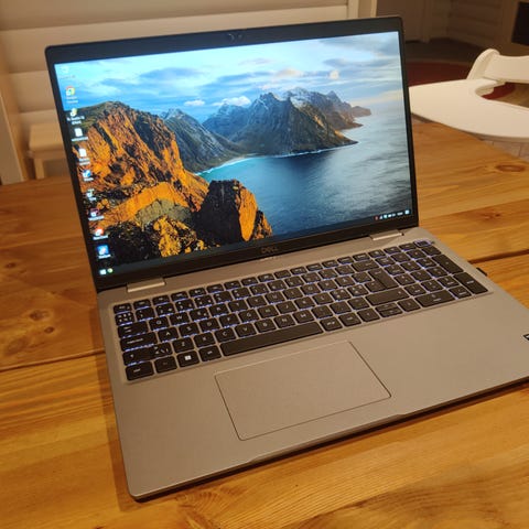 Dell Latitude 5491 i5/16GB/M.2 250GB/Win11 | Tori