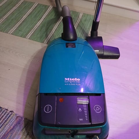 Imuri Miele S5281 HEPA 2200W | Tori