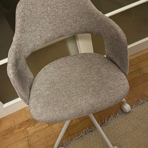 Musta pelituoli | Tori