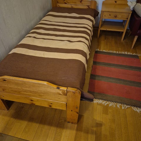 Metallirunkoinen sänky | Tori