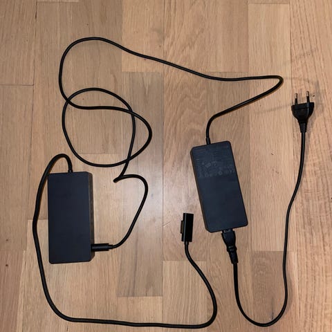 Microsoft Surface 24W 15V 1.6A Model 1736 (Original) | Tori