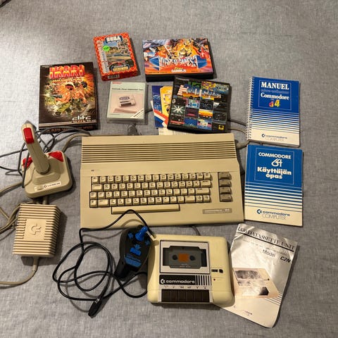 Commodore C64C | Tori