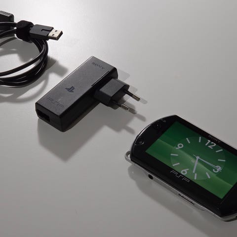 ETSIN PSP GO \ PSP | Tori