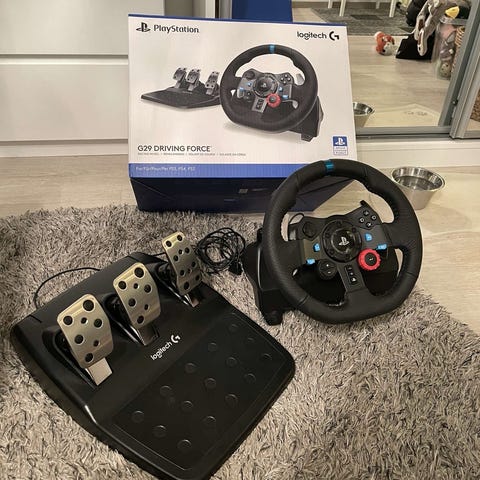 Myydään vähän käytetty ratti ja poljin | Tori