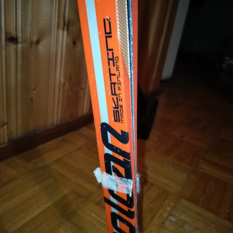 Karhu sukset NNN 190cm, sauvat Exel 155cm. | Tori