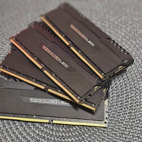 Corsair Vengeance RGB 32GB (4 x 8GB) DDR4 DRAM 3000MHz C15 | Tori