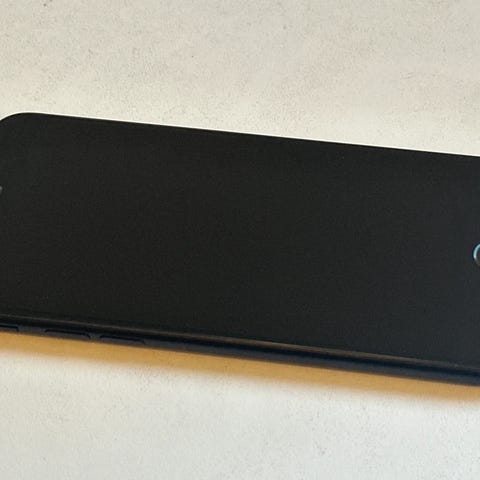 ALE iPhone SE 2 64GB black - TAKUU 12 kk | Tori