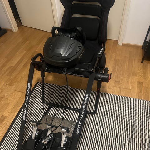 Thrustmaster Ajosimulaattori | Tori