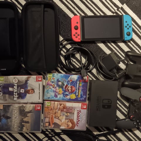 Nintendo Switch Legend of Zelda -erikoisversio pelikonsoli ja ...