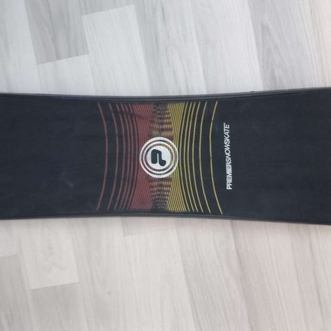 Myydään lumiskeitti/ Snowskate | Tori