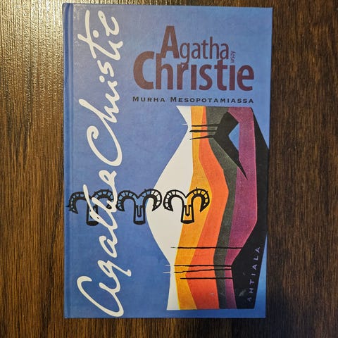 Agatha Christie kovakantinen Totuus Hallavan hevosen majatalosta -kirja ...
