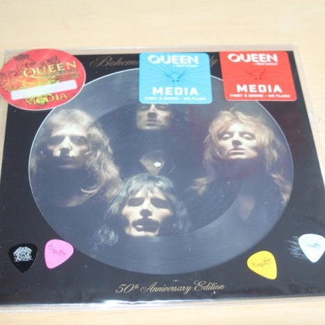 Queen - Bohemian Rhapsody (Blue Vinyl) + Guitar Picks + Backstage ...