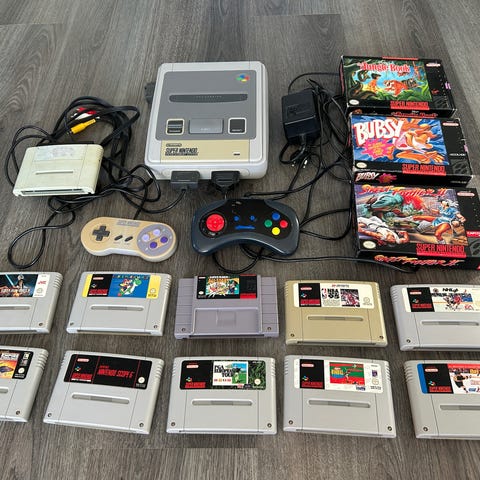 Super Nintendo pelikonsoli ja pelipaketti | Tori