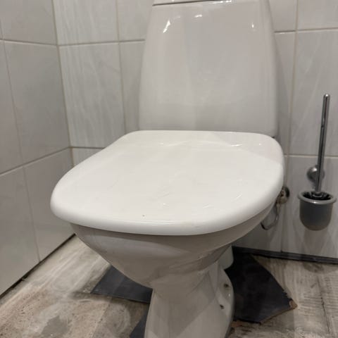 Wc-pönttö Svedbergs 9085 + kansi | Tori