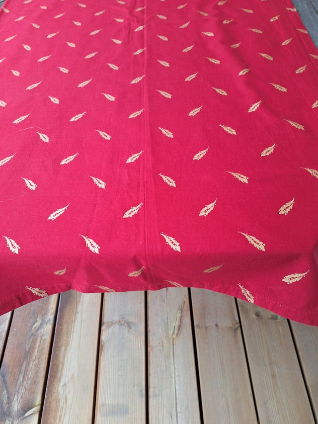 Joululiina Marimekko 135x280, Kuosi Korintti, 100 % | Tori