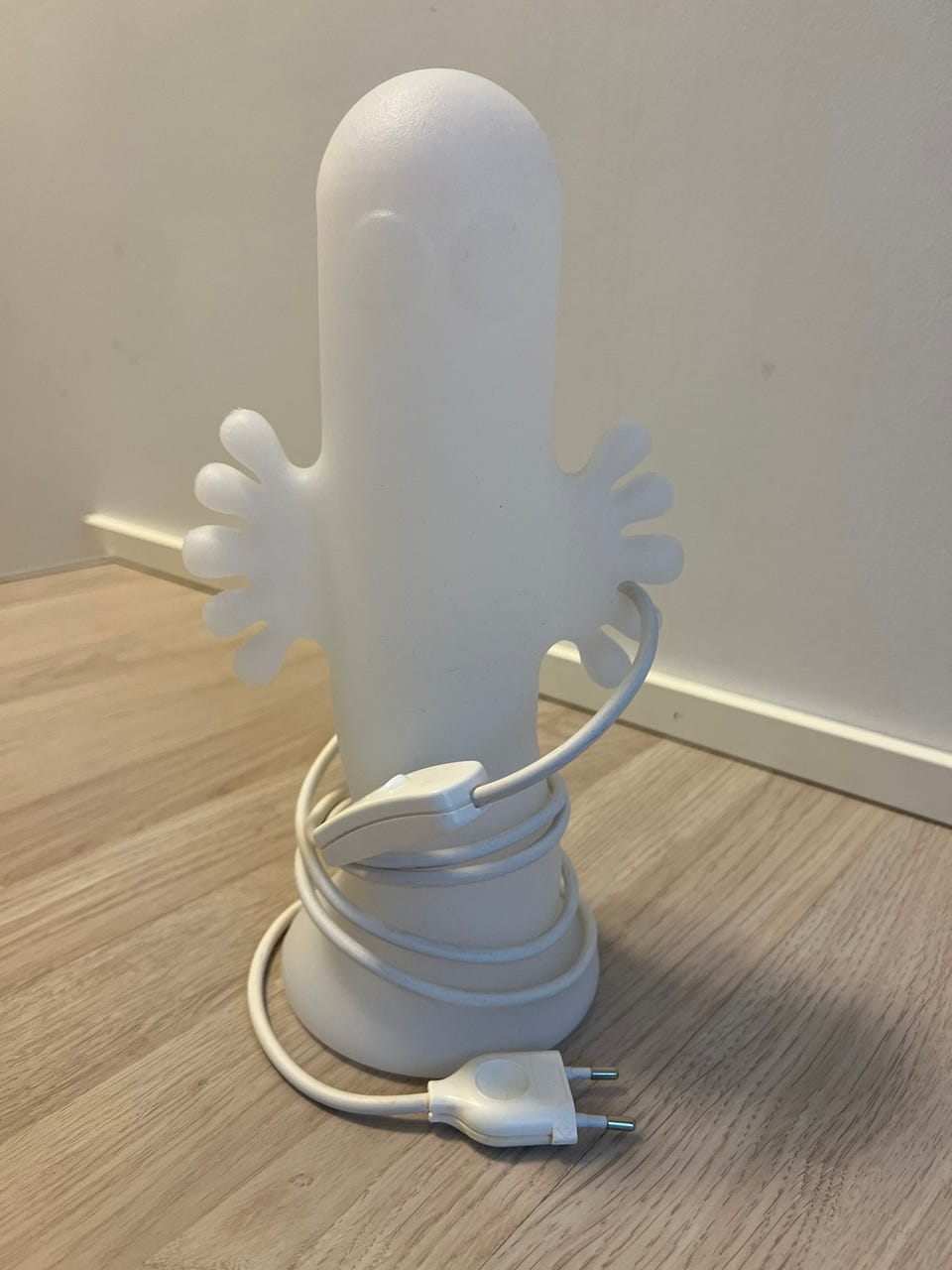 Block-valaisin punaisella johdolla | Tori