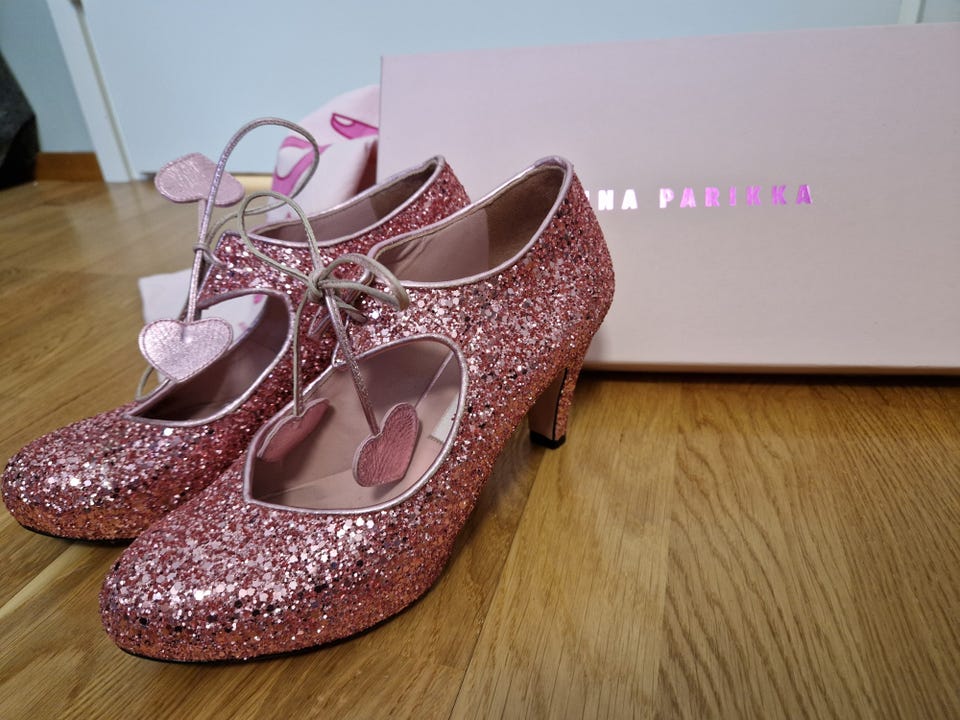 Minna Parikka 38 | Tori