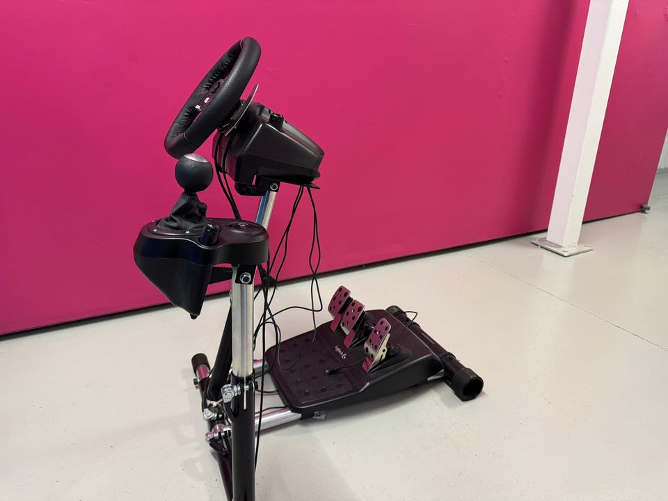 Logitech G920 Ratti, polkimet, vaihdekeppi ja teline XBOX/PC | Tori