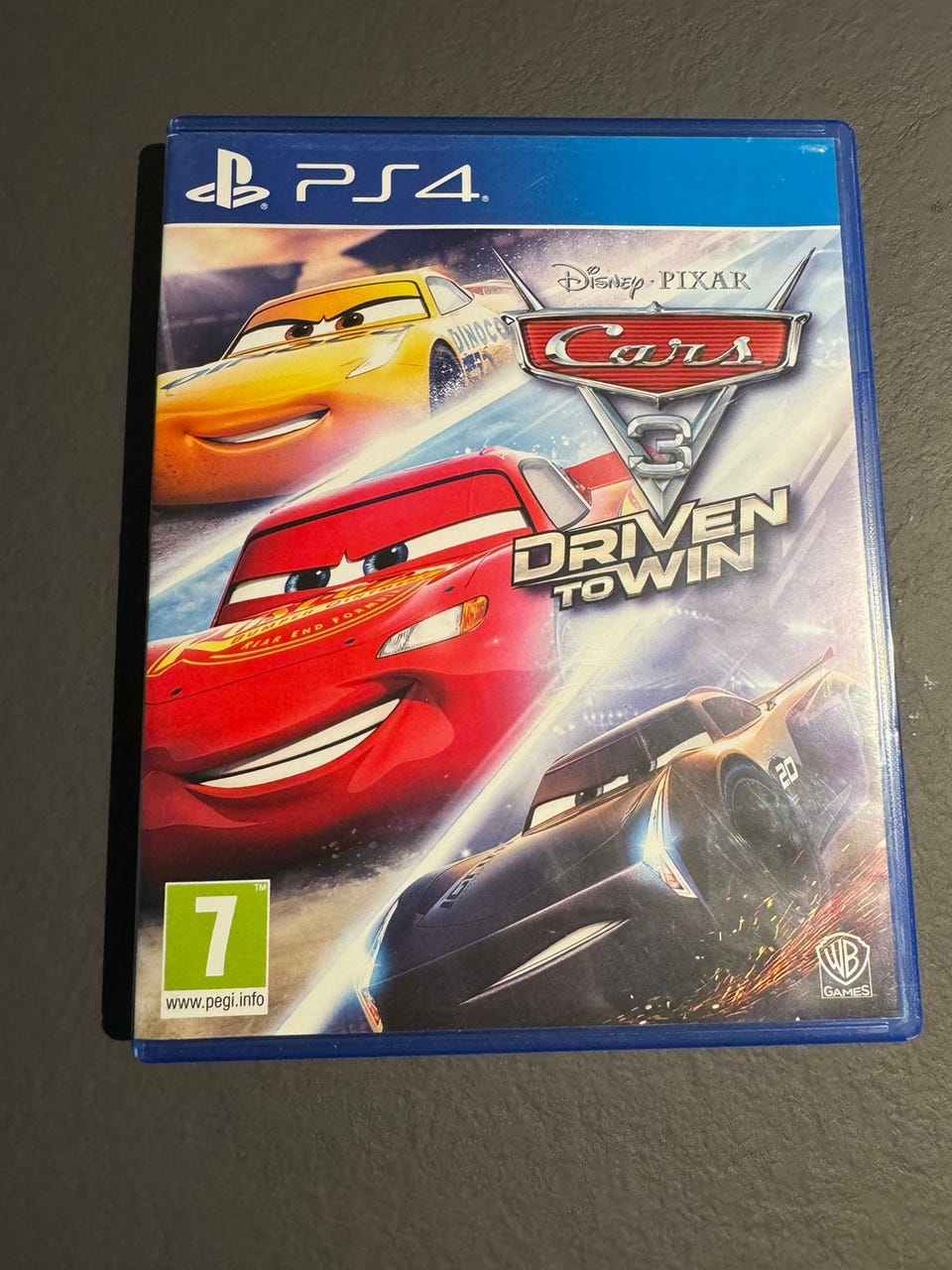 Cars 3 Driven to win PS4 | Tori